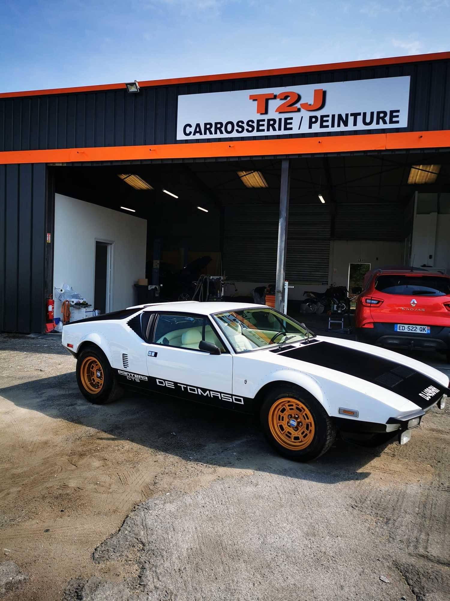 restauration de véhicules anciens Vézénobres - T2J CARROSSERIE